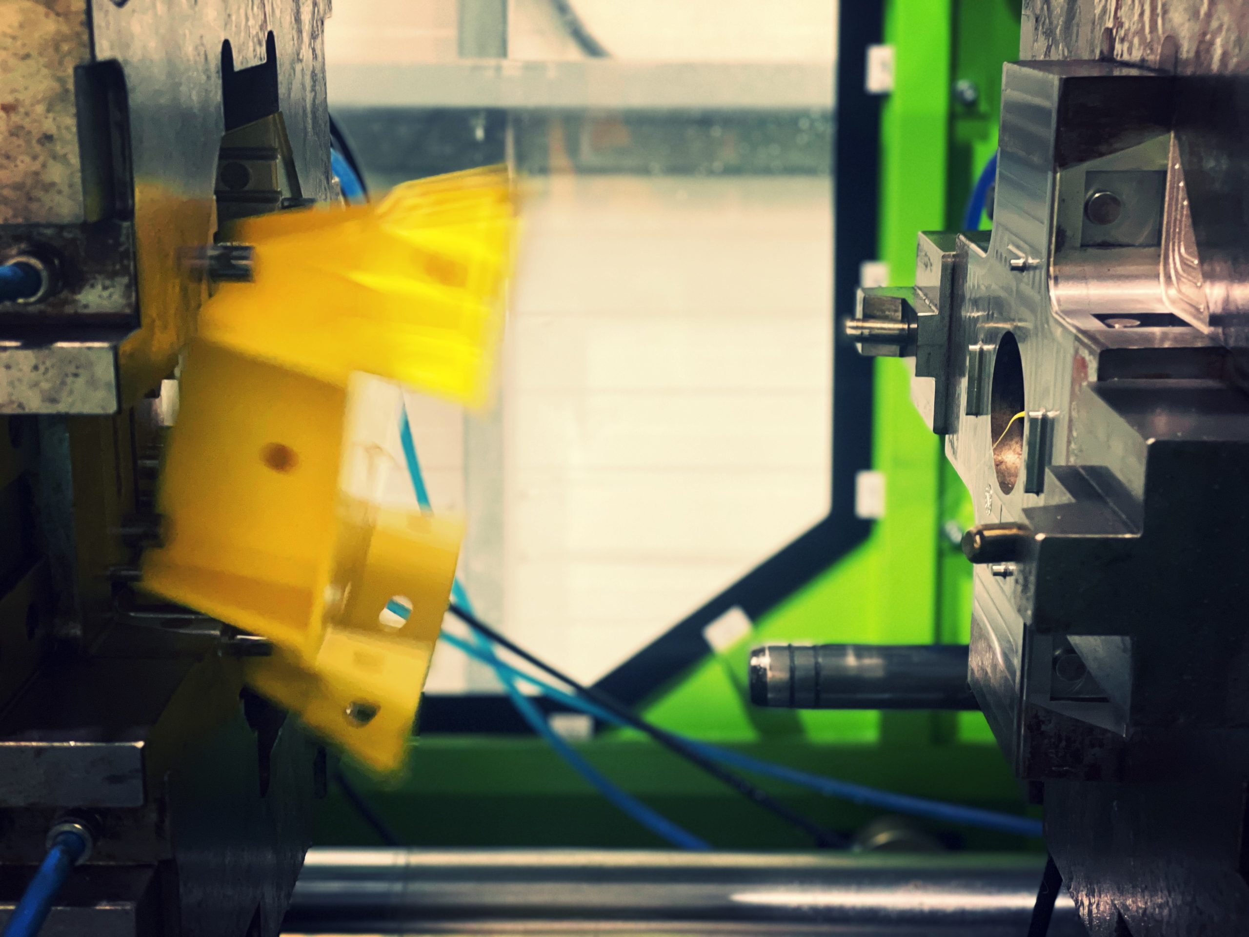 Bosworth Plastics Redefines Bespoke Plastic Mouldings with Robotic ...